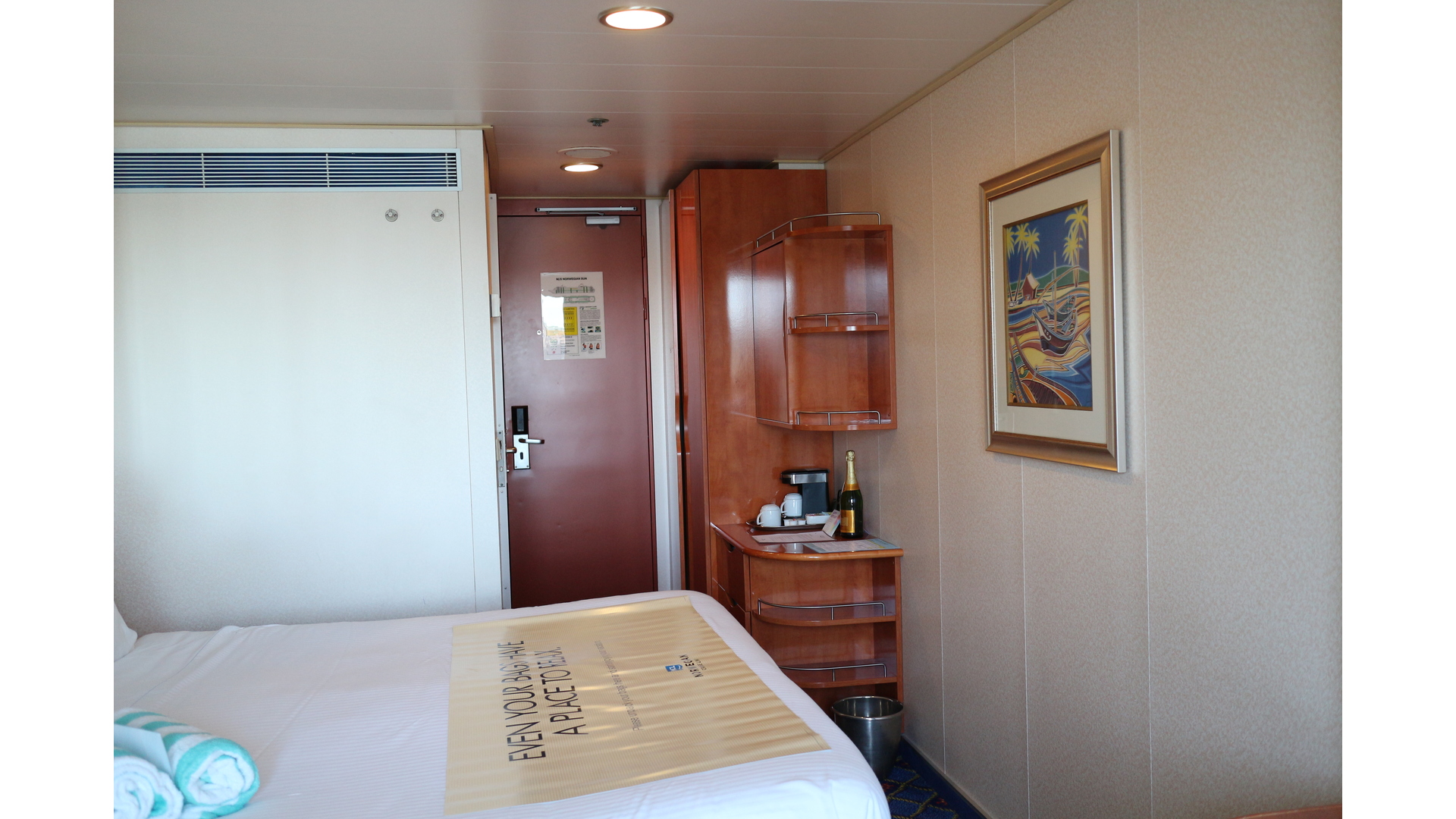 Norwegian Cruise – Norwegian Sun Balcony Stateroom – Elsie Hui