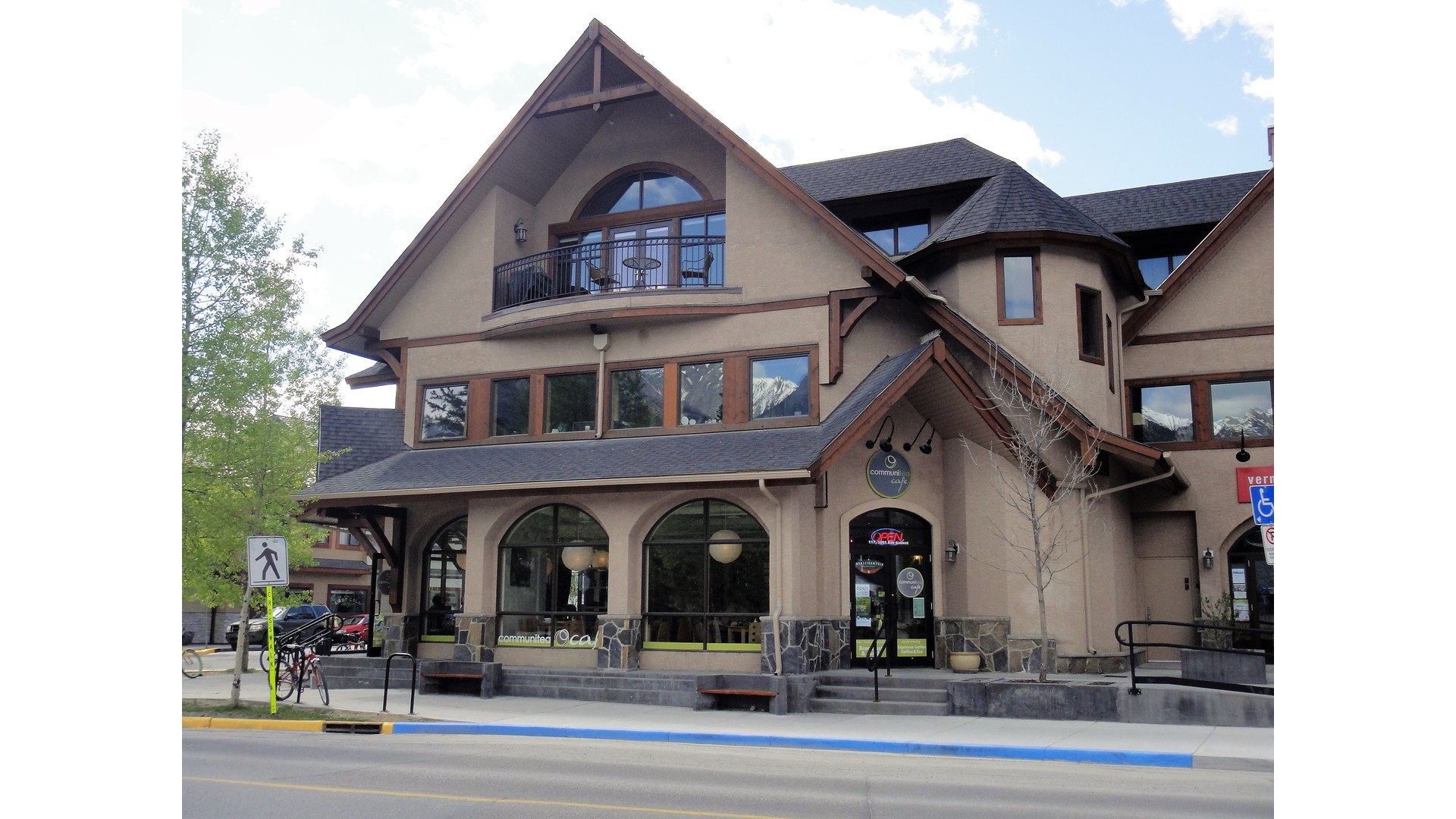 Communitea Cafe – Canmore, Alberta – Elsie Hui